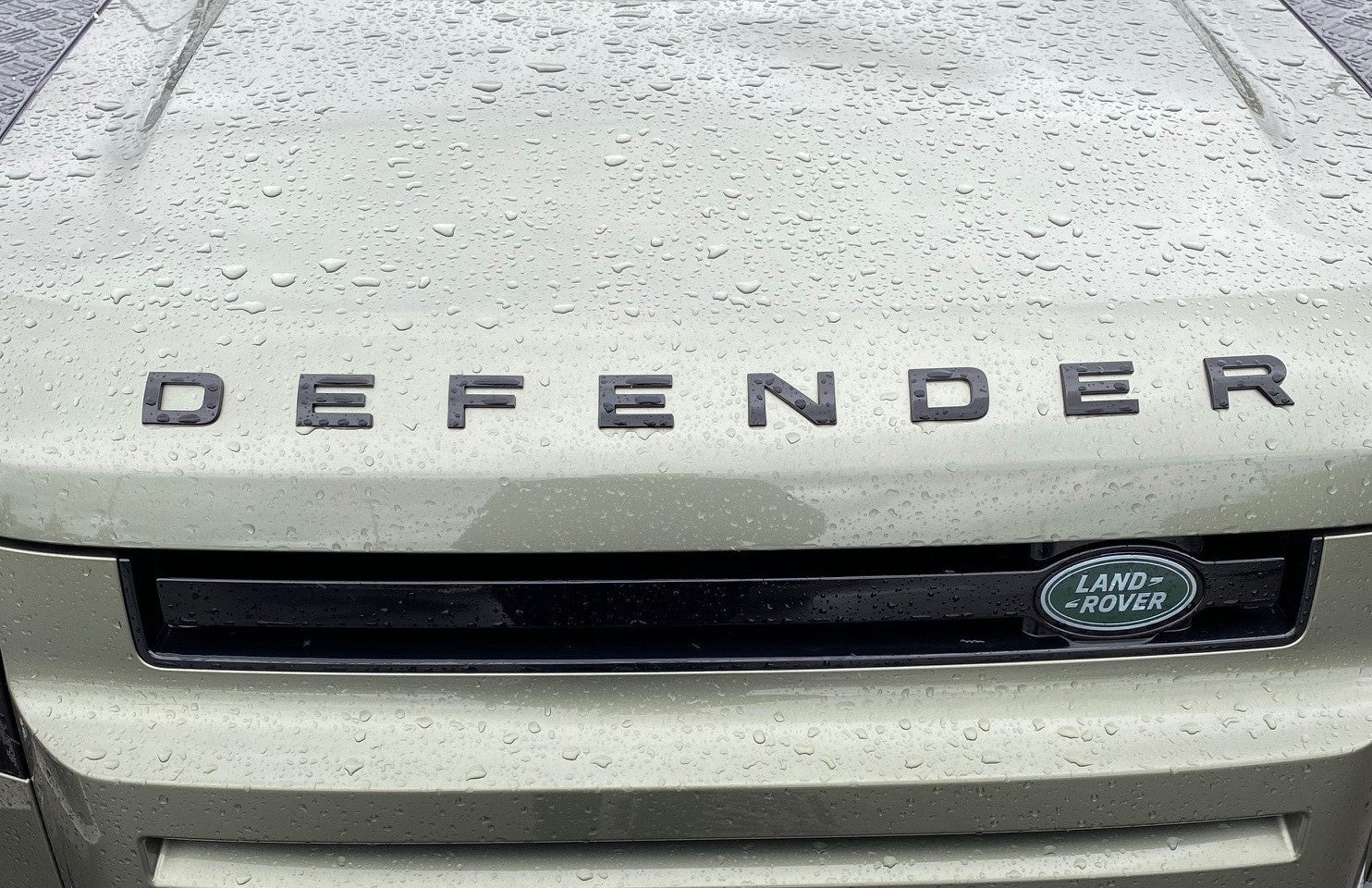 Land Rover Defender Front Badge - Gloss Black – Stratstone Shop